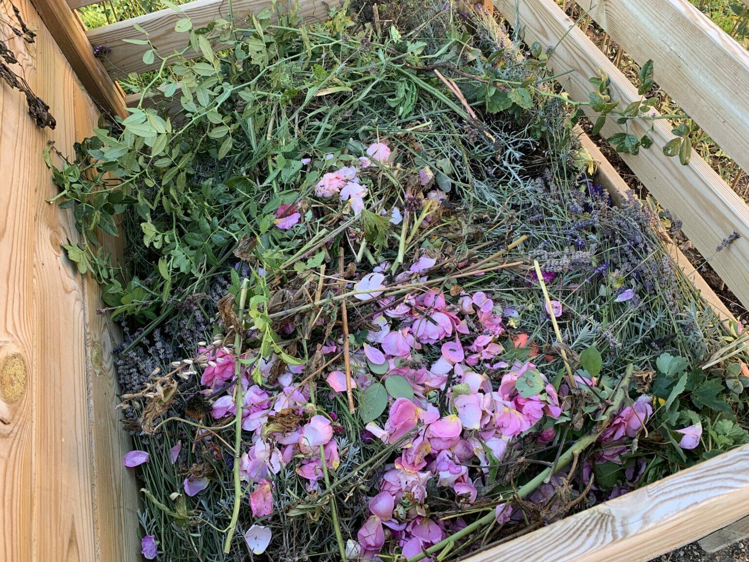 Kompost: Guide til at lave hjemmelavet kompost til haven. NEM & ENKEL